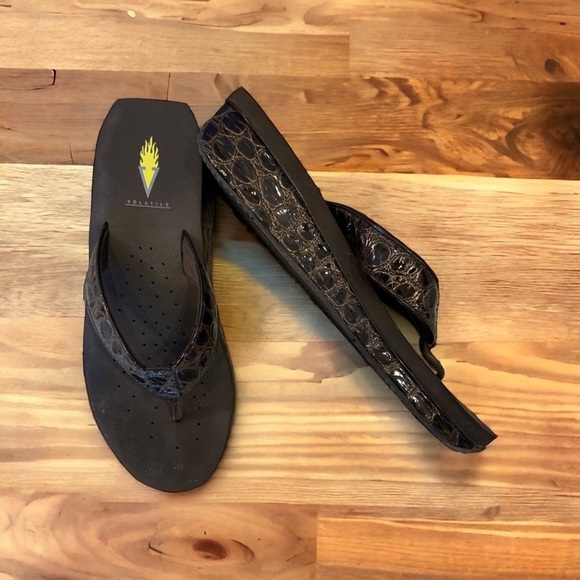 Volatile | Shoes | Volatile Frappuccino Wedge Sandal Size 9 Brown ...